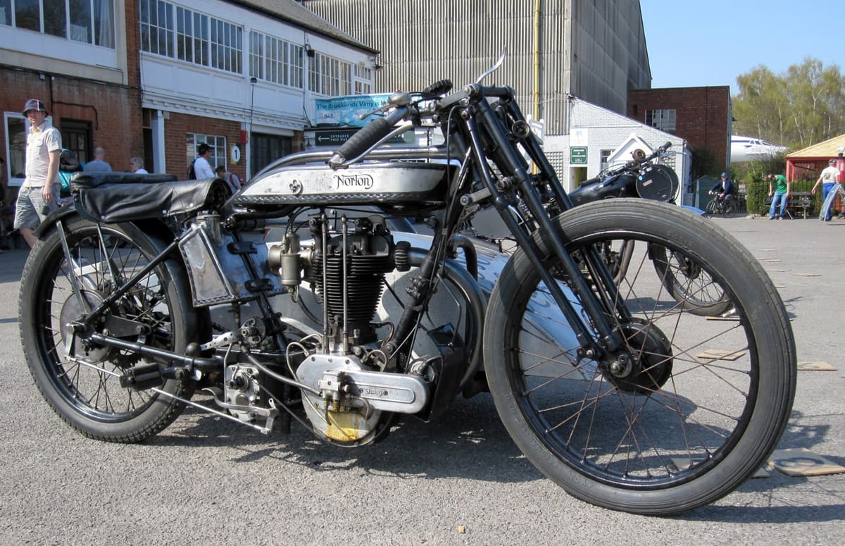 Racing Nortons Galore | RealClassic Magazine