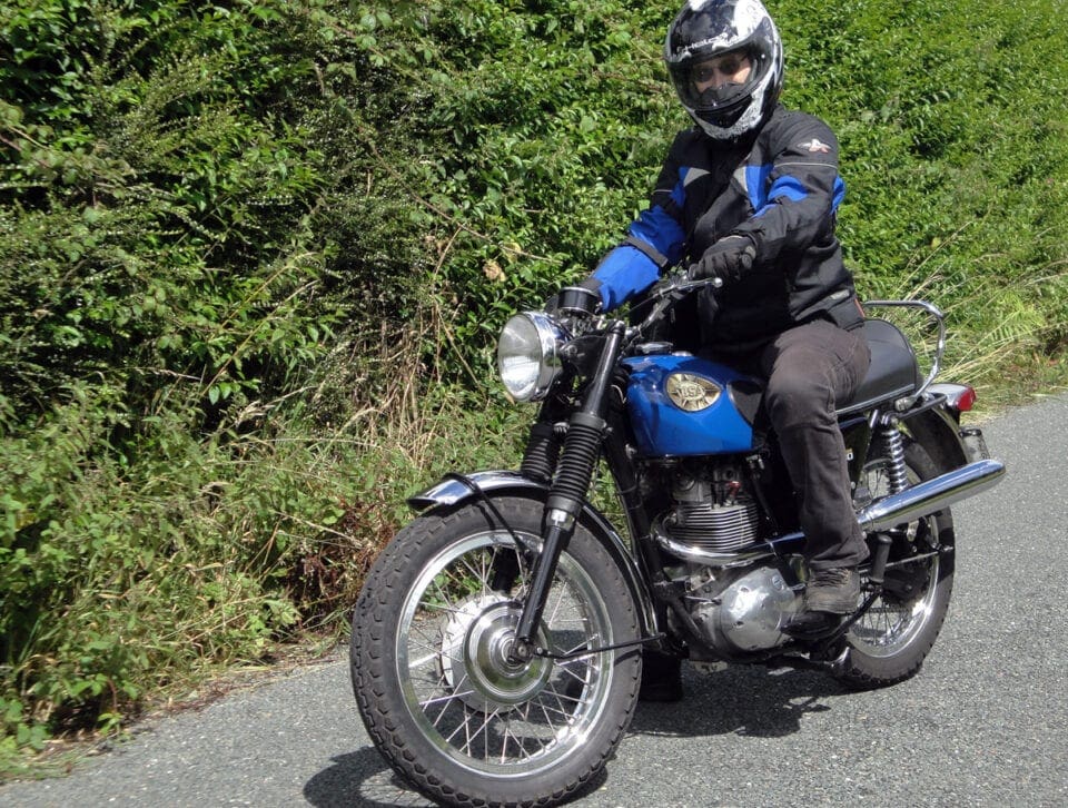 BSA B25 Starfire - RealClassic